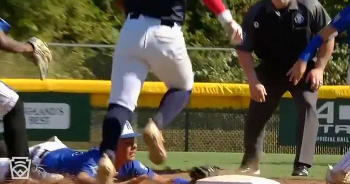 Jayson Arispe's diving play - Little League