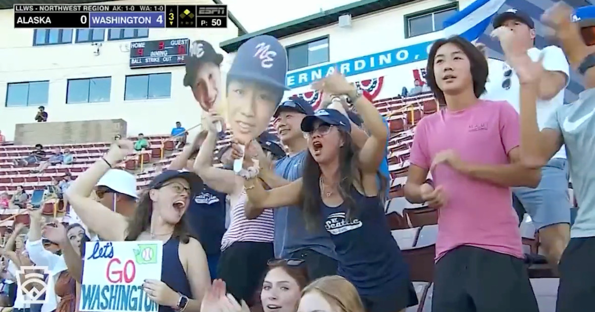 Nolan Chang's two-run double - Little League