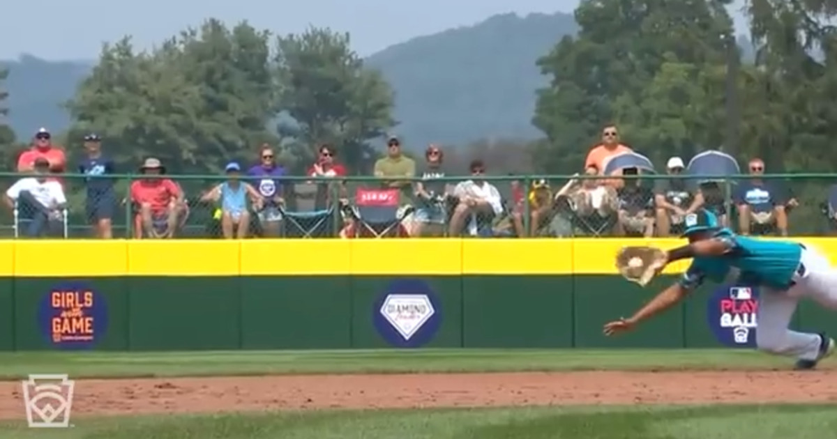 Jay-Dlynn Wiel's Diving Catch - Little League