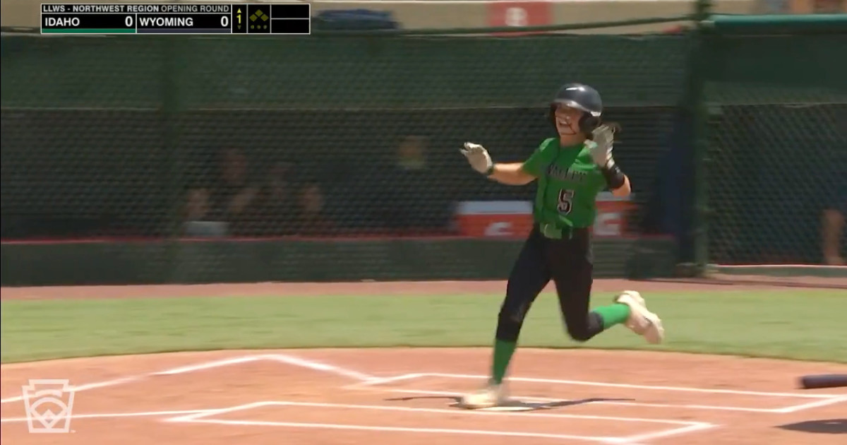 Ashley Dowling's lead-off homer - Little League