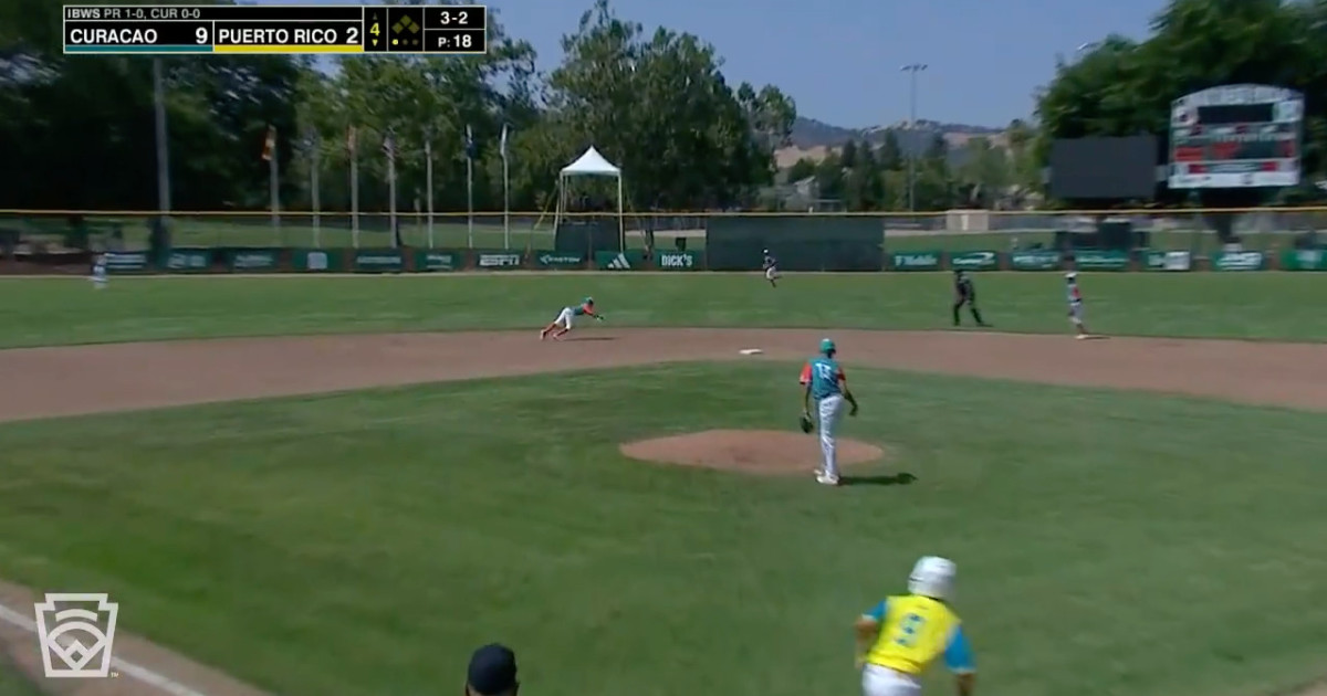Jay Wiel's stellar diving catch - Little League