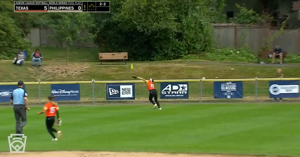 Graci Kleypas' web gem - Little League