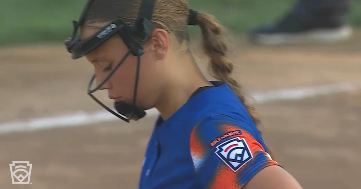 Addie Seitz's day in the circle - Little League