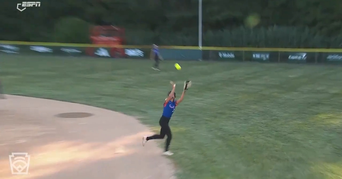 Vanessa Nunez's web gem - Little League