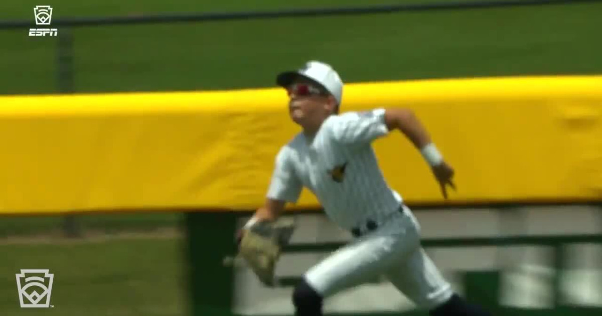 Ethan Oaks' diving catch - Little League