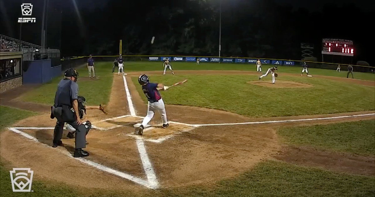 Alexander Mitchell's two-run triple - Little League