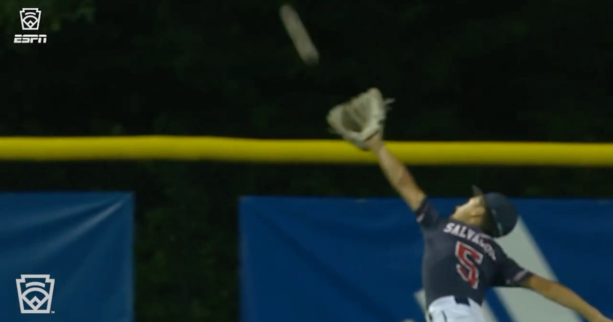 Joey Salvaggio's web gem - Little League