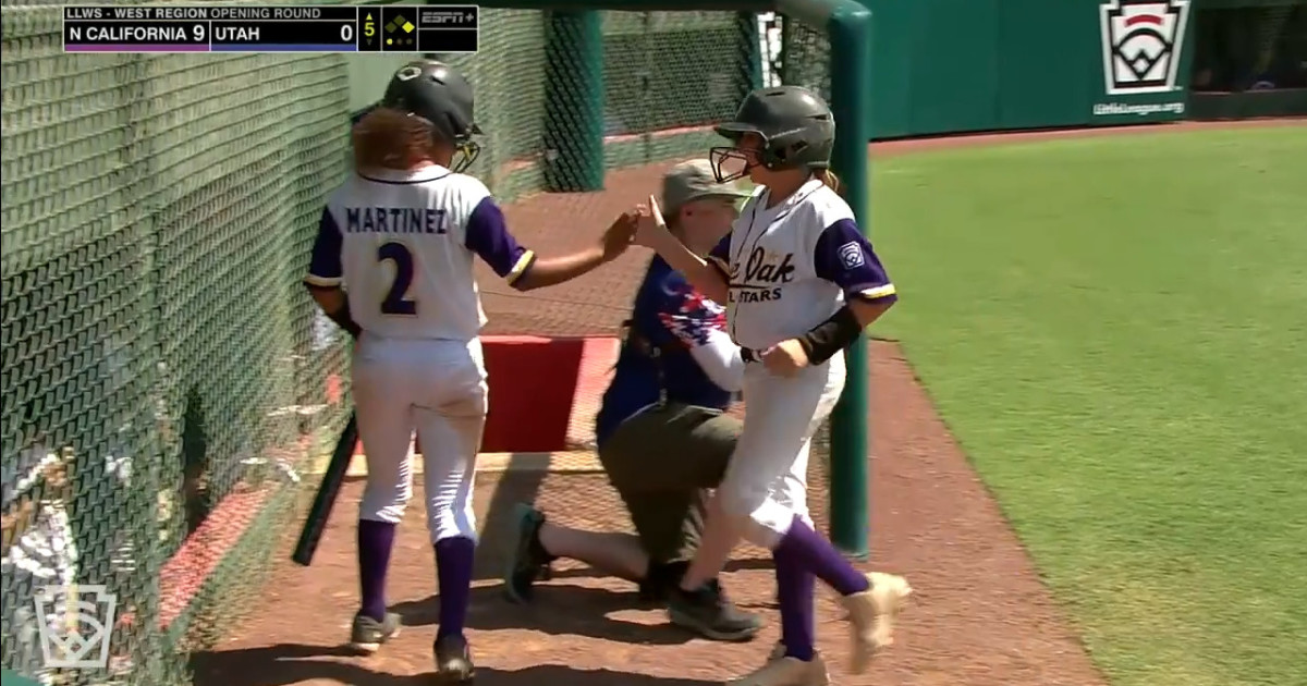 Mackenzie Bole's two-run single - Little League