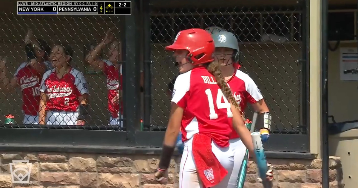 Adalyn Hines' RBI double - Little League