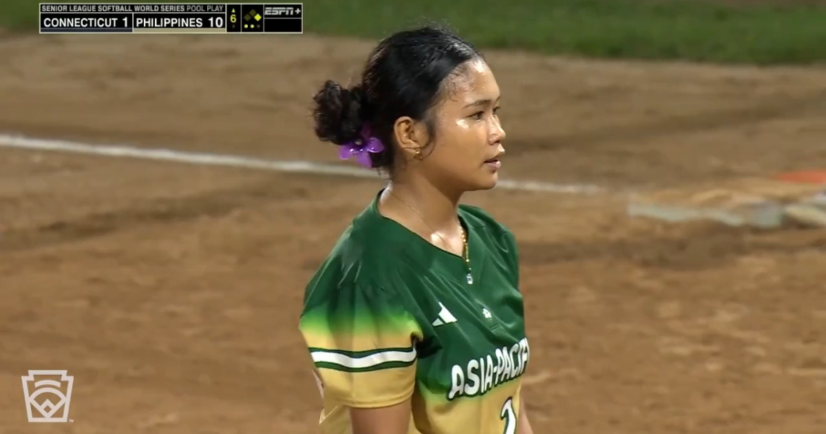 Erica Arnaiz's amazing arm - Little League
