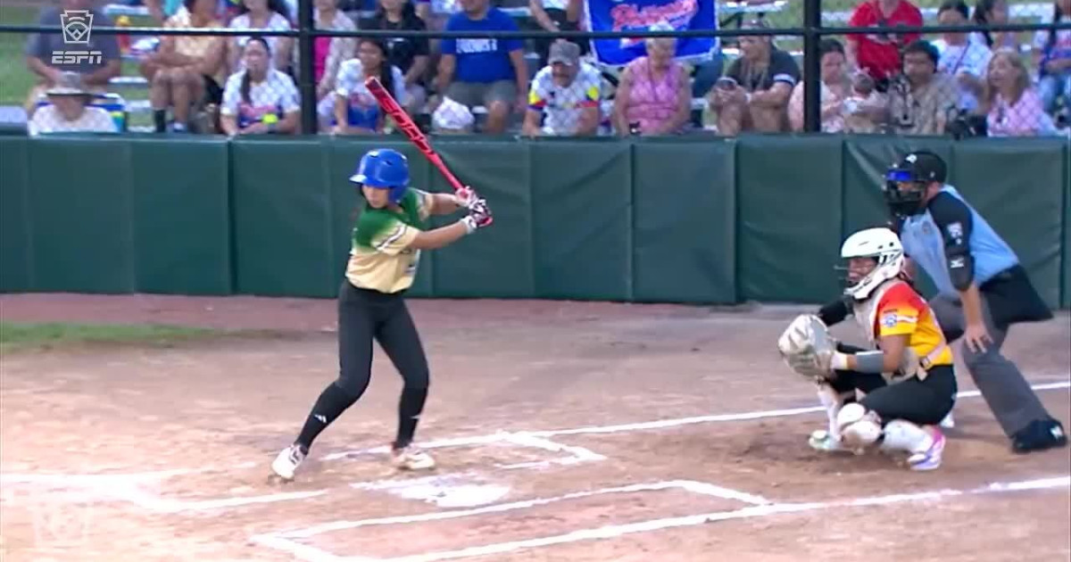 Erica Arnaiz drives in a pair - Little League