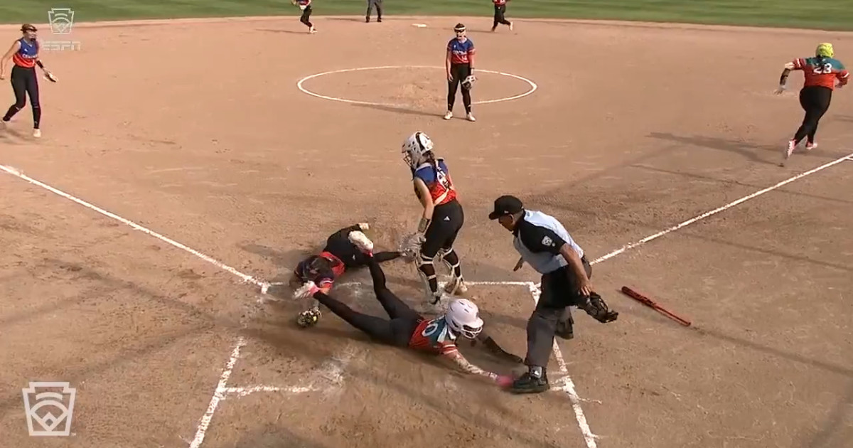 Puerto Rico's back-to-back bunt RBI's - Little League
