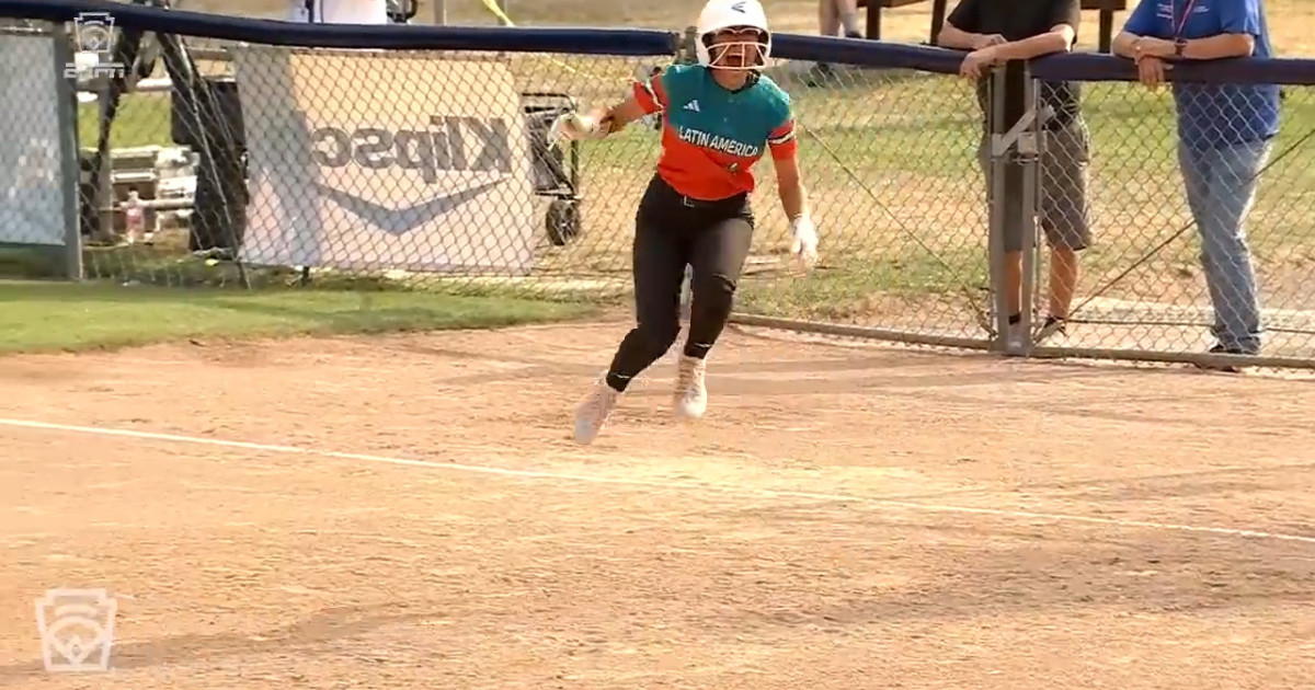 Yadi Figurorah's two-run home run - Little League