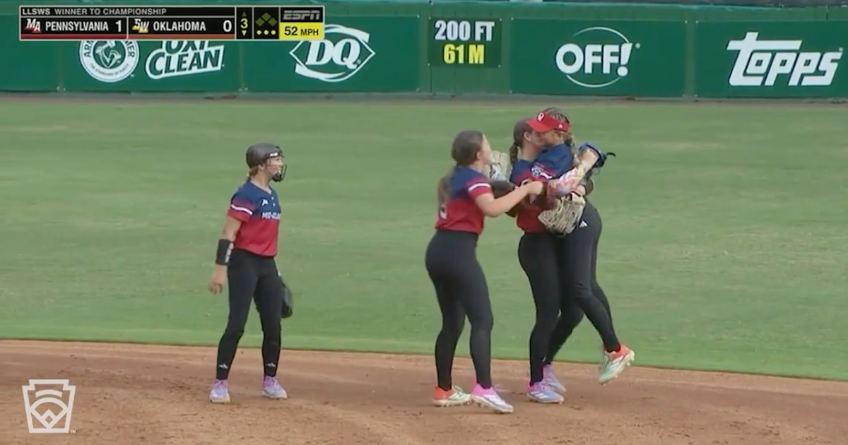 Aubrey Baxter's sliding grab - Little League