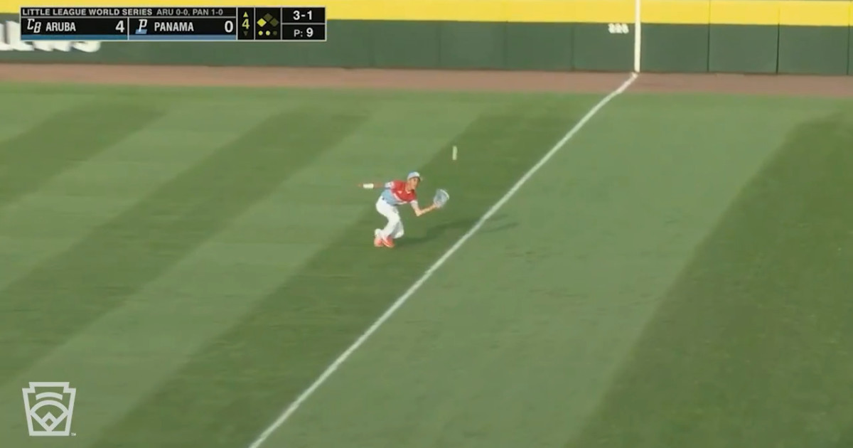 Eric Rodriguez's sliding grab - Little League