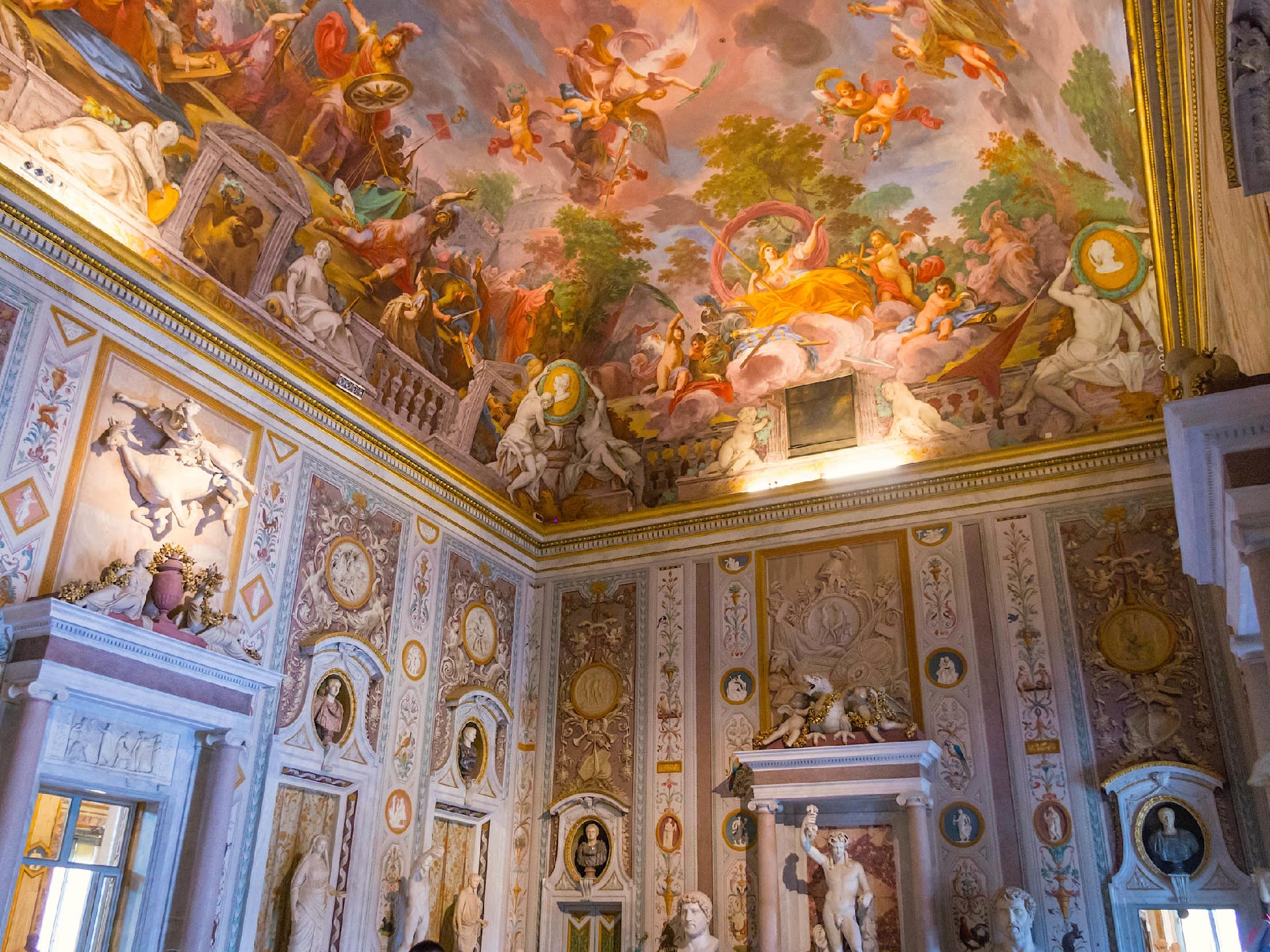 Gifting Owl: Experience Gifts & Global Activity Vouchers