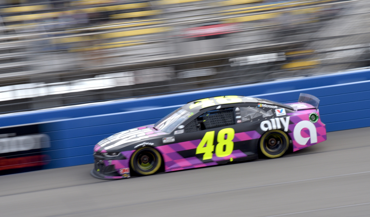 NASCAR At The Auto Club Speedway In Fontana - LACAR