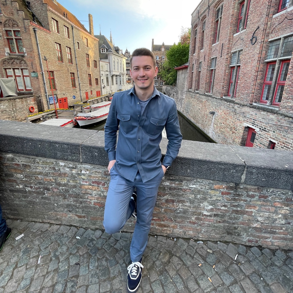 Sergey Kuzmichev from London on Localie