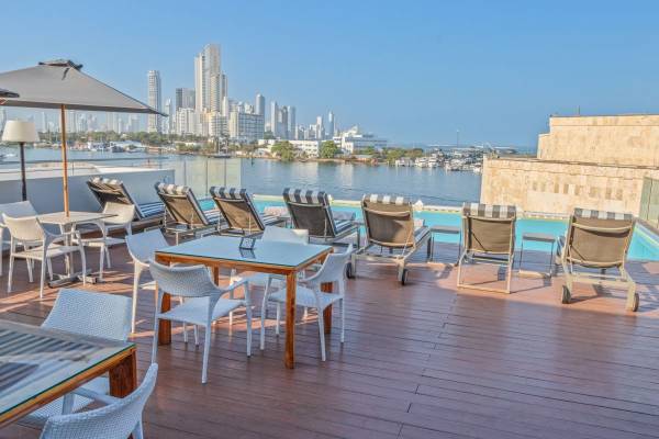 Conoce las habitaciones, el lobby, la piscina y los servicios que te ...