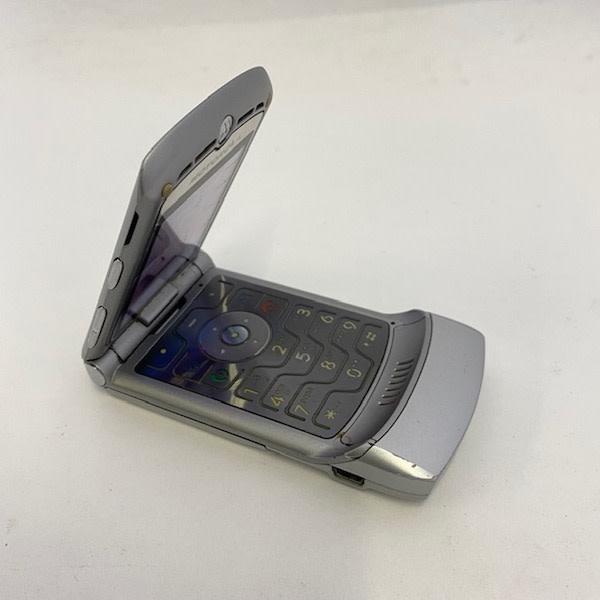 Silver Motorola Razr V3 Flip Mobile Phone (Working & With Charger ...