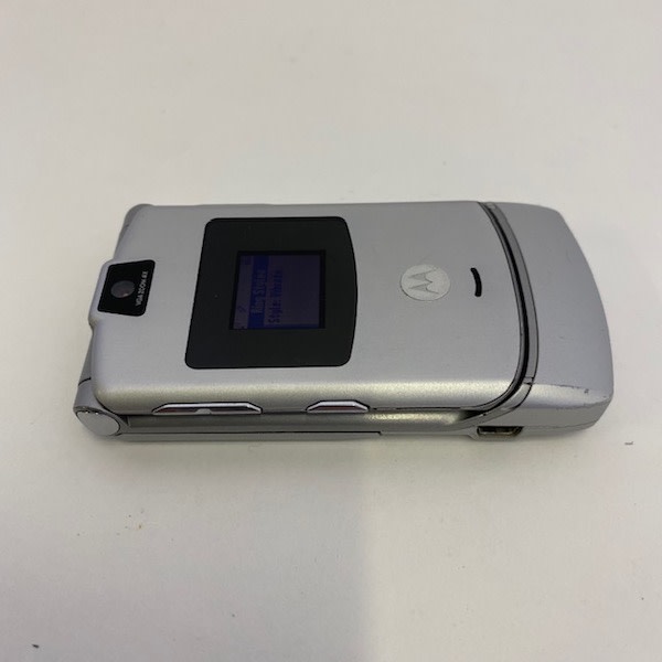 Silver Motorola Razr V3 Flip Mobile Phone (Working & With Charger ...
