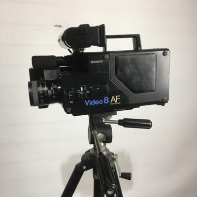 Vintage Movie Cameras and Projectors | LONDON PROP HIRE