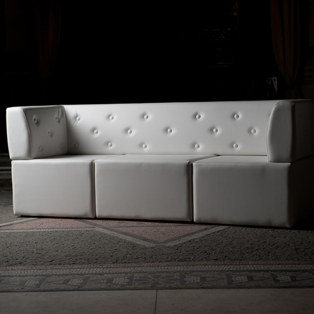 Button back modular sofa | LONDON PROP HIRE
