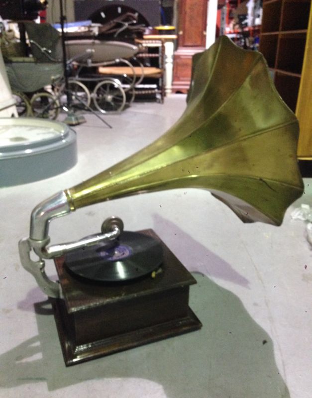 Vintage Gramophone | LONDON PROP HIRE