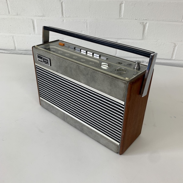 Vintage Roberts Radio (Fully Working) | 20th Century Props
