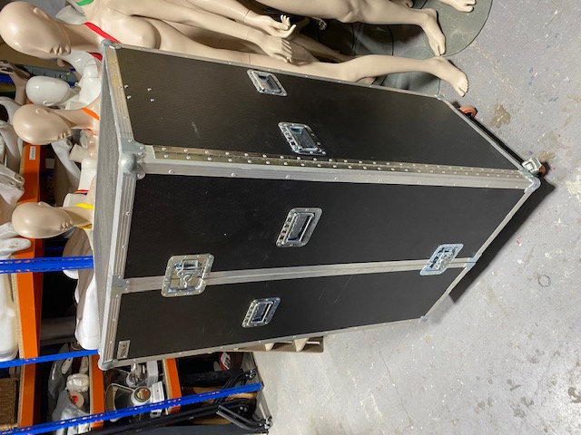 Large Vertical Flight Case On Wheels | 20th Century Props