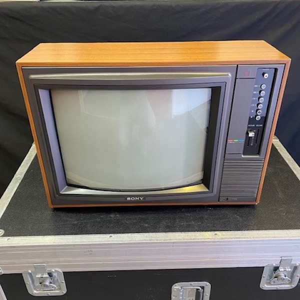Fully Working Sony Trinitron Colour TV | LONDON PROP HIRE