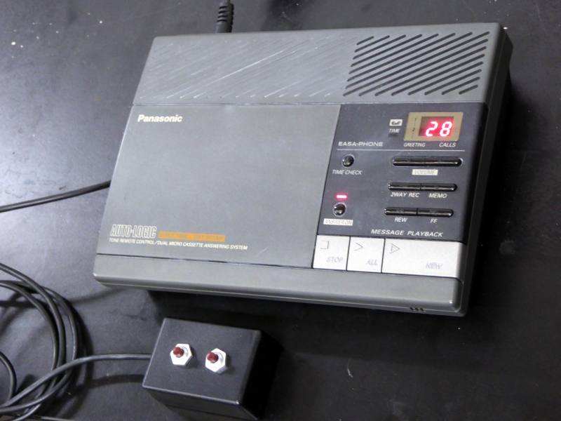 Practical 1990s telephone answerphone/answering machine | Electro Props ...