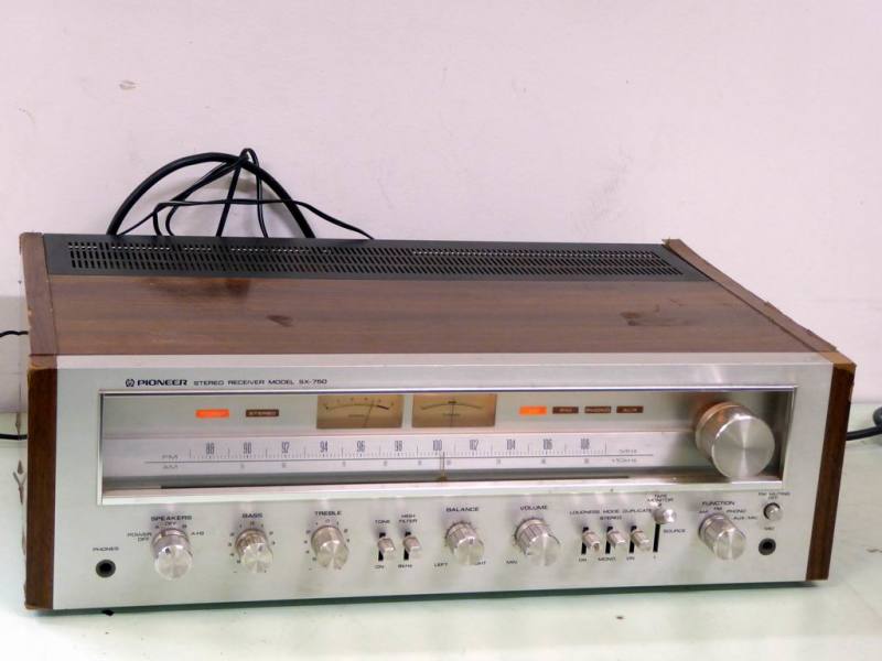 1970s Pioneer hi-fi amplifier/receiver | Electro Props Hire