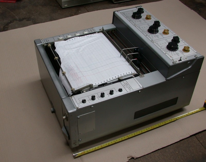 Practical pen & ink polygraph/lie detector/seismograph/alternative fact ...