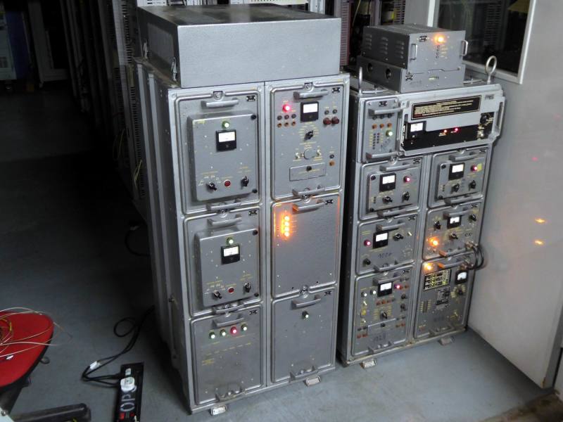 Practical Russian/Soviet Union cold war era military radio transmitter ...
