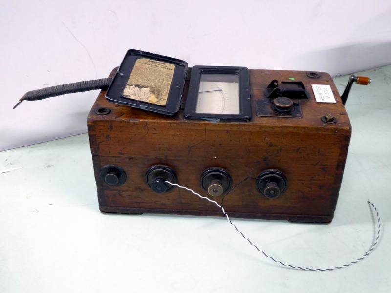 Vintage electrical leakage safety tester/ electric shock torture ...