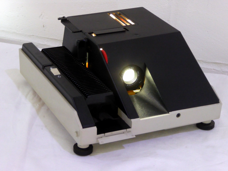 Practical 35mm photographic slide projector | Electro Props Hire