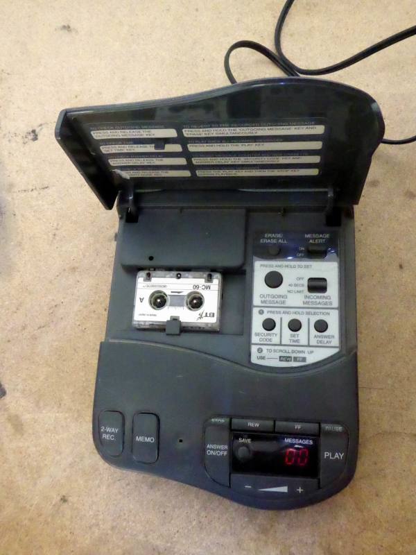 Practical 1990s answerphone/answering machine using micro cassettes ...