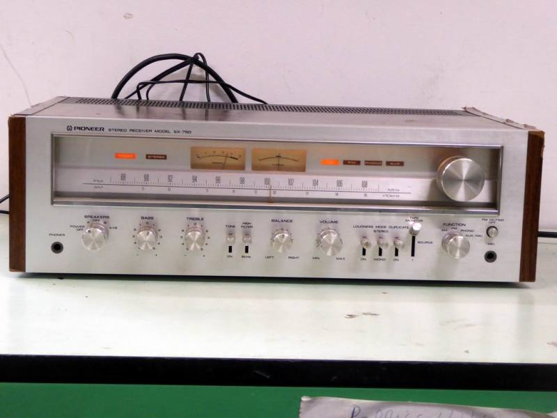 1970s Pioneer hi-fi amplifier/receiver | Electro Props Hire