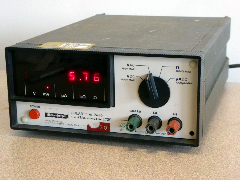 Practical laboratory desktop digital multimeter with red 7 segment ...