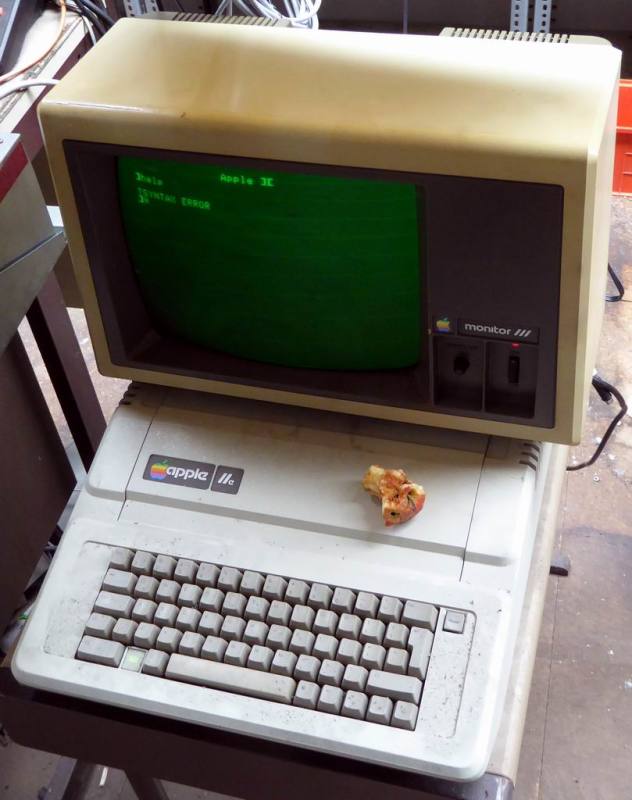 Practical period Apple II computer & monitor from 1977 | Electro Props Hire