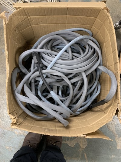 Extra long curly stretching cables in black & off-white | Electro Props ...