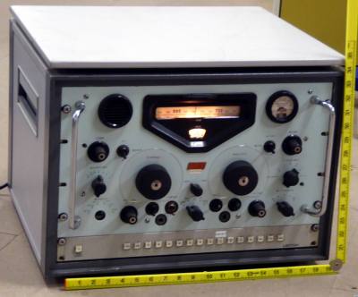 Practical rack mountable Racal RA17 vintage military communications ...