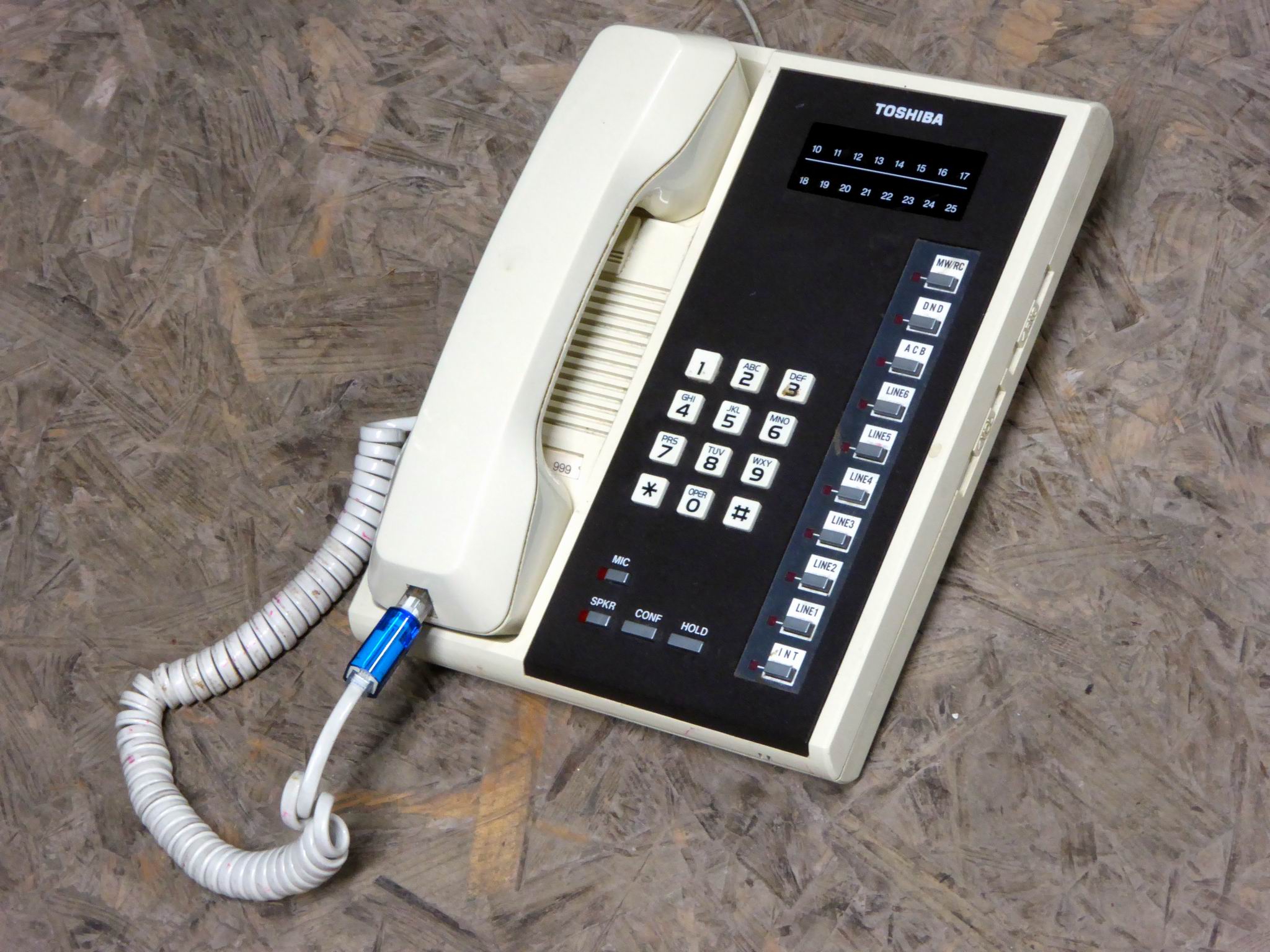 Brand new Toshiba office phones with multiple preset buttons | Electro ...