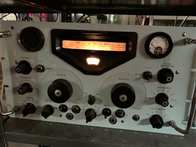 Practical rack mountable Racal RA17 vintage military communications ...