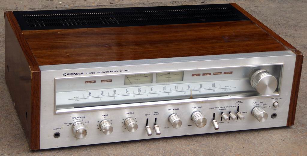 1970s Pioneer hi-fi amplifier/receiver | Electro Props Hire