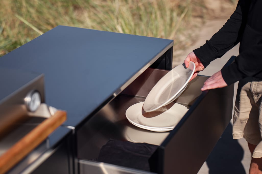 Free-standing drawer module