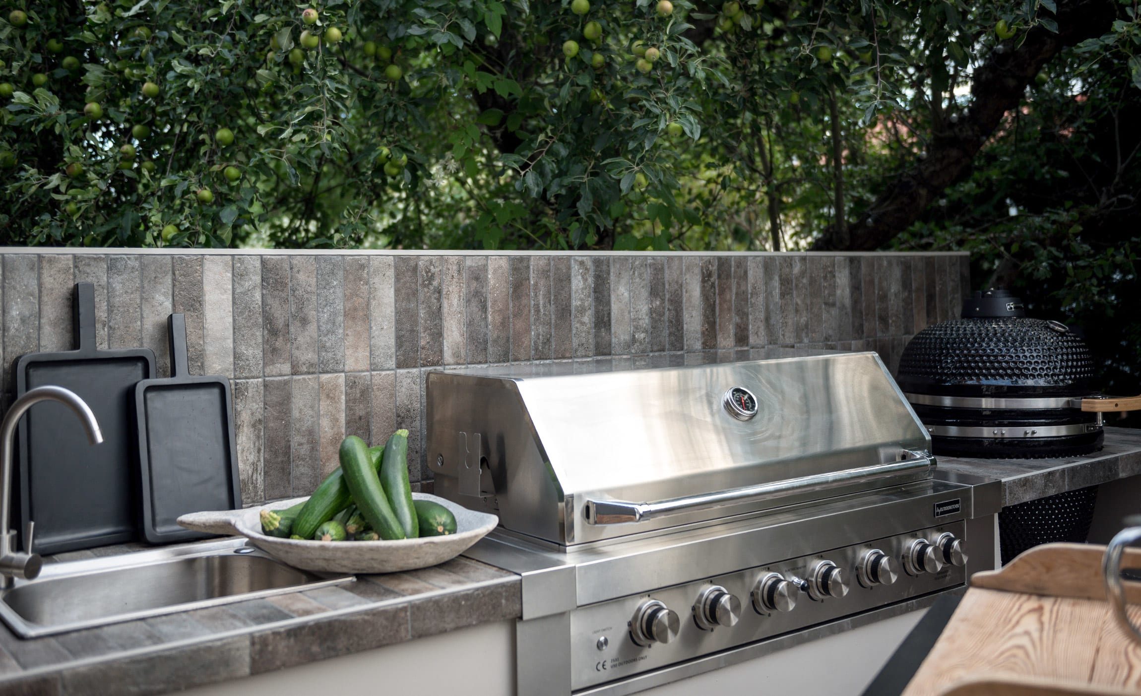 Built-in outdoor kitchen modules