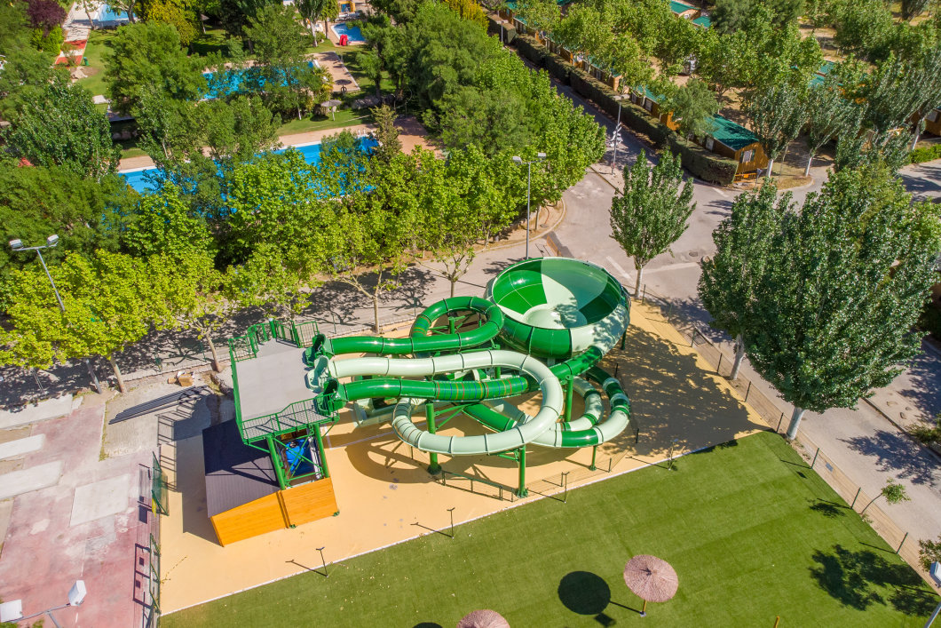 Campsites Spain | 4 and 5 stars with water park | Campings.Luxury