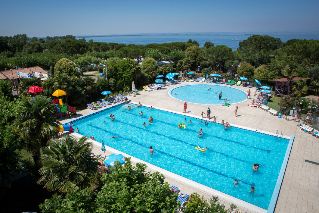 Campsites Italy | 4 and 5 stars with water park | Campings.Luxury